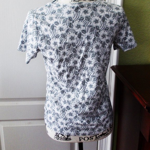 White Stag | Tops | 325 Black And White Floral Print Tee | Poshmark